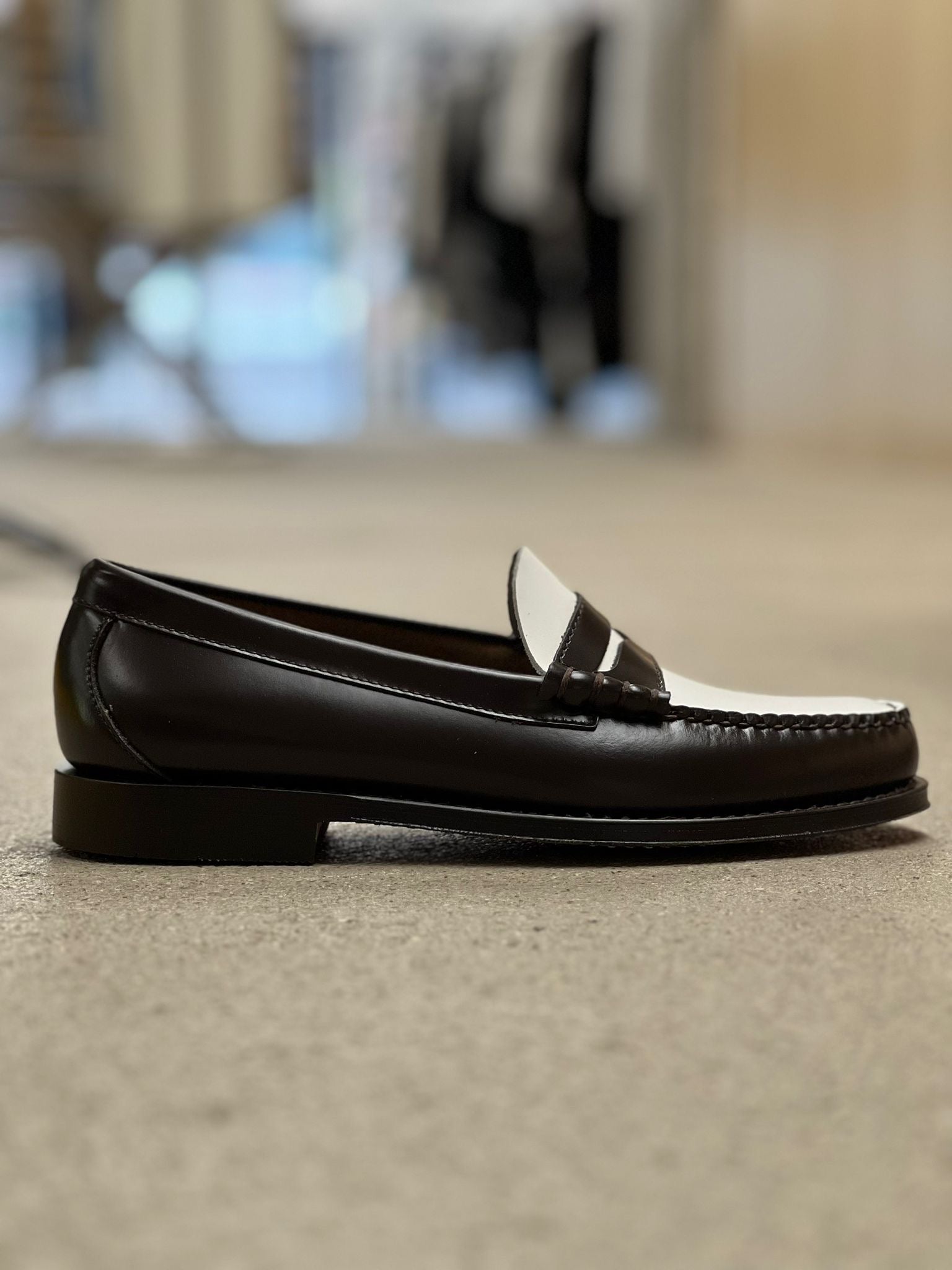 GH BASS WEEJUN HERITAGE LARSON BLACK & WHITE – W12STORE